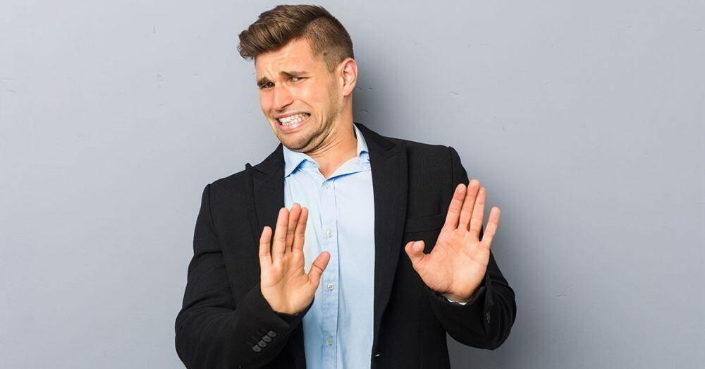 Top 5 reference checking mistakes to avoid | Referoo
